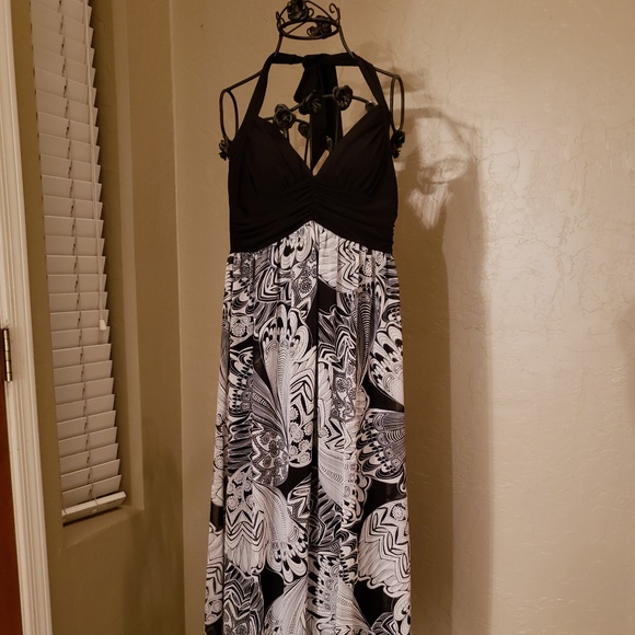 Studio Y | Dresses | Studio Y Long Halter Dress Black White Design S ...